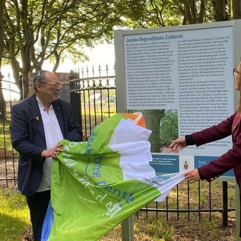 Joodse begraafplaats Zuidlaren hersteld na schade door storm Poly - RTV ...