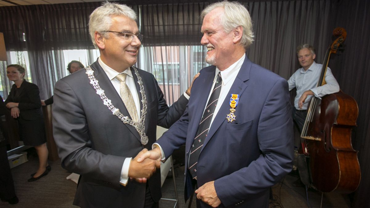 Rob van Weelde Officier in de Orde van Oranje-Nassau - Rijnmond