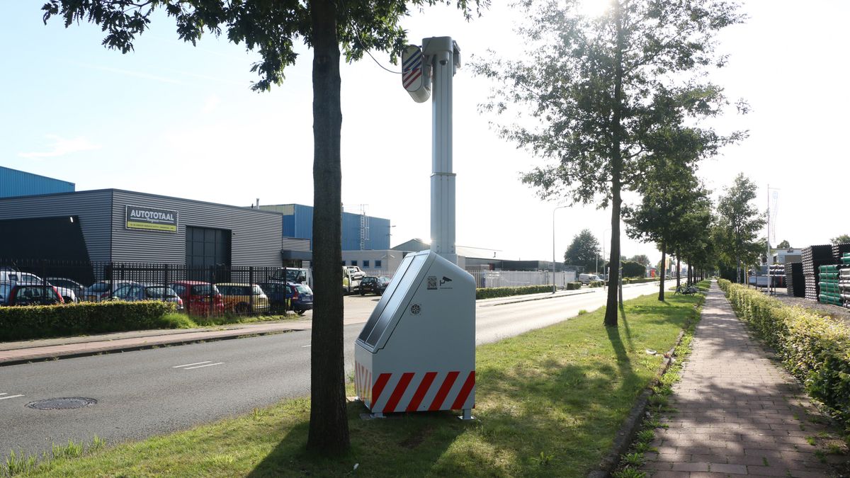 Mobiele flitspalen in Hoogeveen en Zuidlaren, later nog vier plaatsen ...