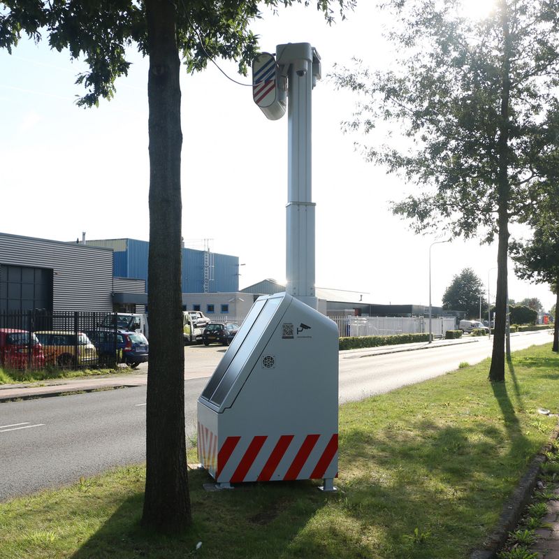 Mobiele flitspalen in Hoogeveen en Zuidlaren, later nog vier plaatsen ...