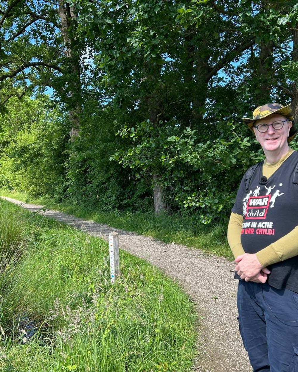 Fred loopt 372 kilometer voor kinderen in oorlogsgebieden - Oost