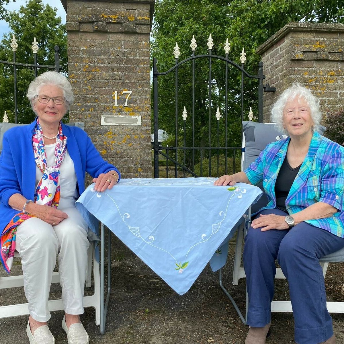 85-jarige Ruth terug op haar onderduikadres uit de oorlog: 'Je zegt ...