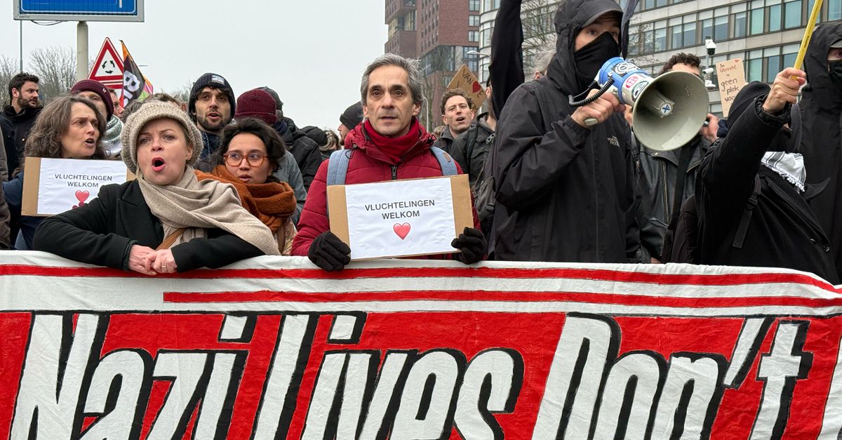 Azc-protest van NVU in Utrecht overstemd door tegendemonstratie: ‘Ik ...