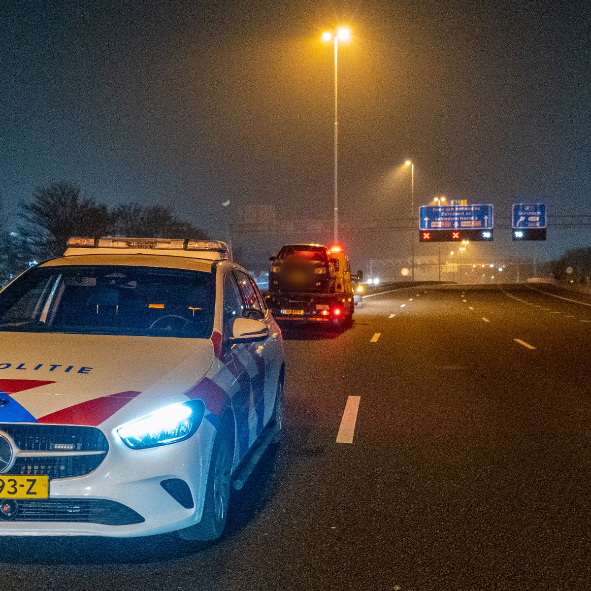 Spookrijder (73) rijdt tientallen kilometers over de snelweg - Rijnmond