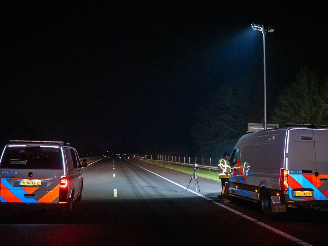 Dodelijk slachtoffer bij ongeluk op A18, drie gewonden - Omroep Gelderland