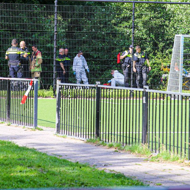 15-jarige Rotterdammer meldt zich bij politie voor betrokkenheid bij doodsteken leeftijdsgenoot ...