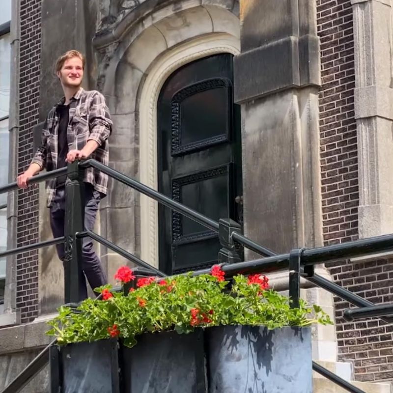 Jochem (22) wil burgemeester van Schiedam worden: 'Ik ben een echte ...