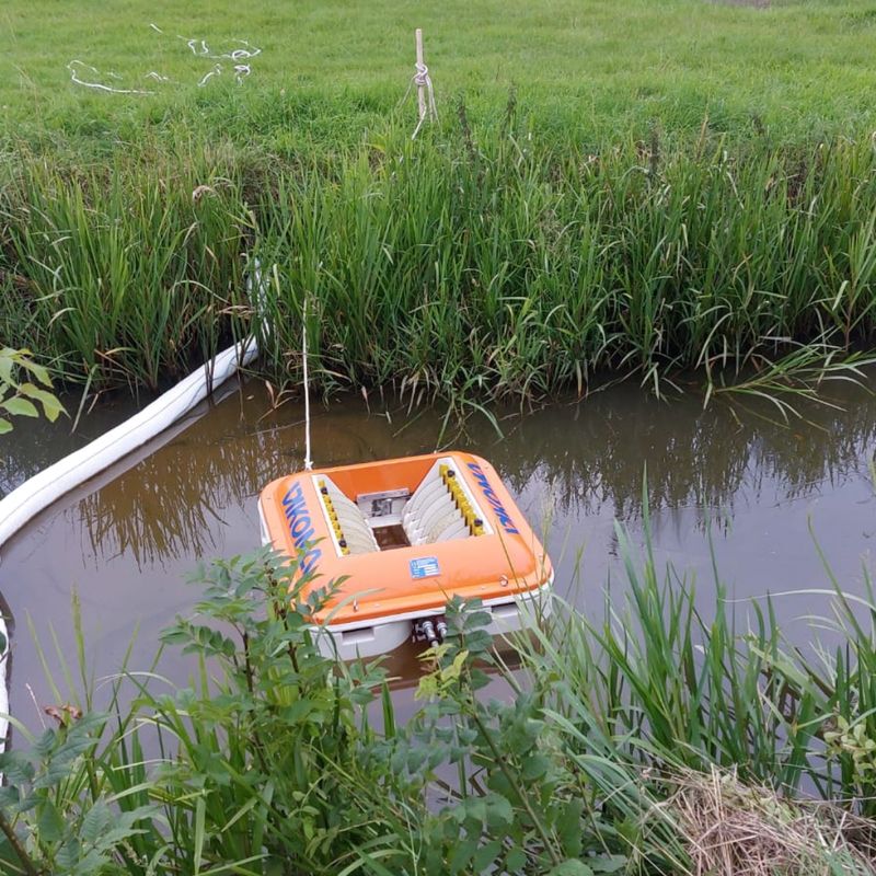 'Zeker 100 liter' olie gelekt op industrieterrein in Cothen - RTV Utrecht