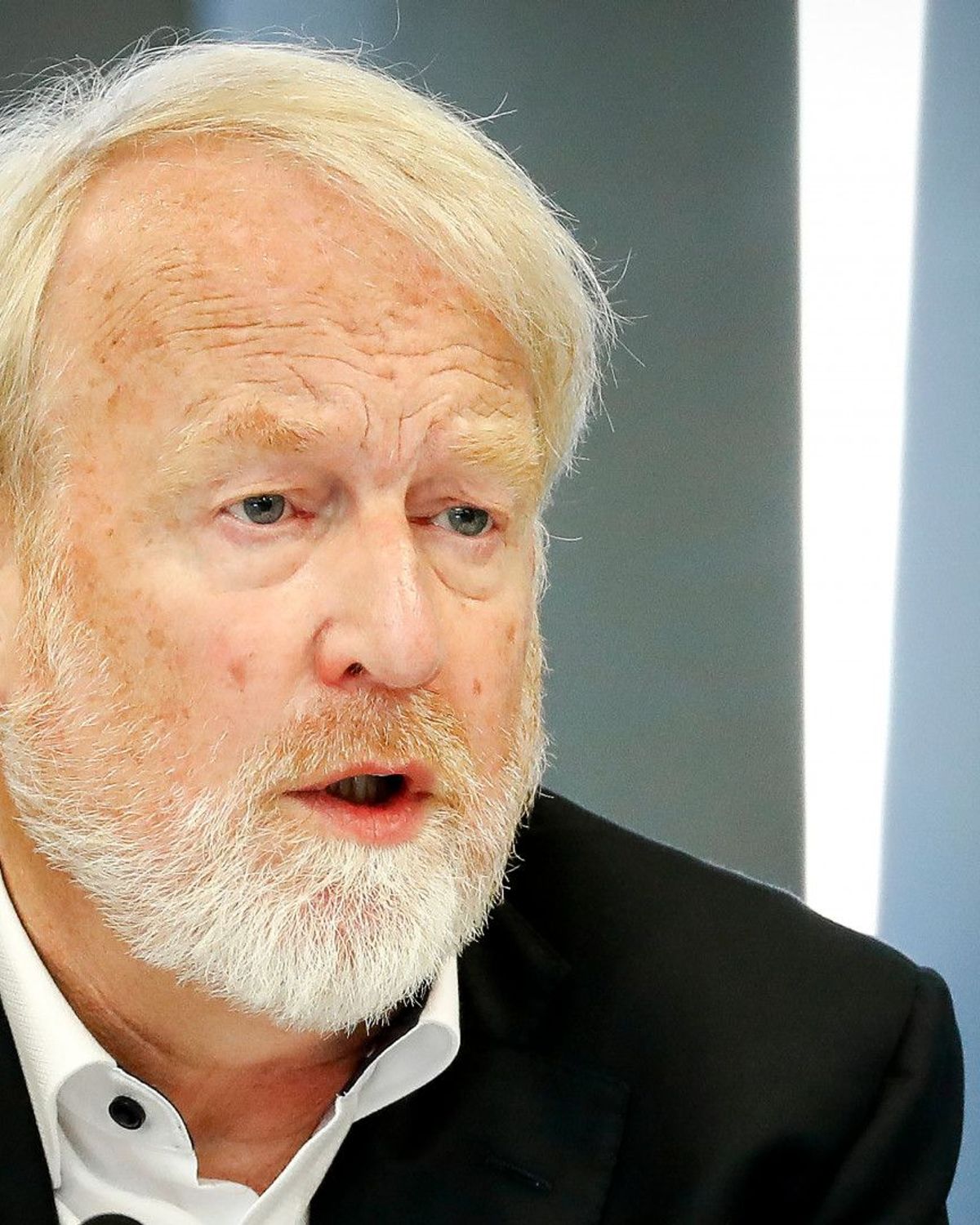 Leven Jaap van Dissel 'volledig op zijn kop' door bedreigingen ...