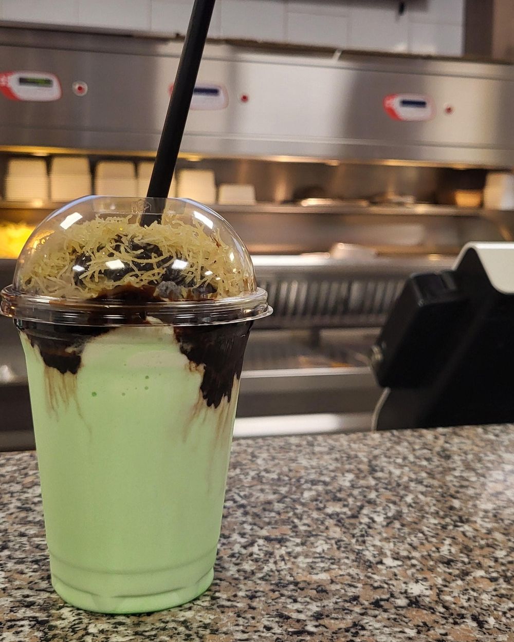 De Dubai Milkshake van snackbar Rodi is crunchy én koud - Rijnmond