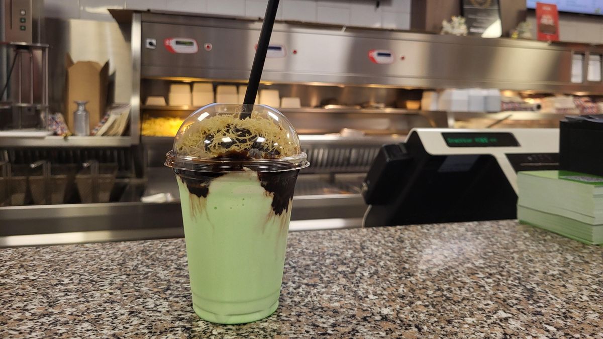 De Dubai Milkshake van snackbar Rodi is crunchy én koud - Rijnmond