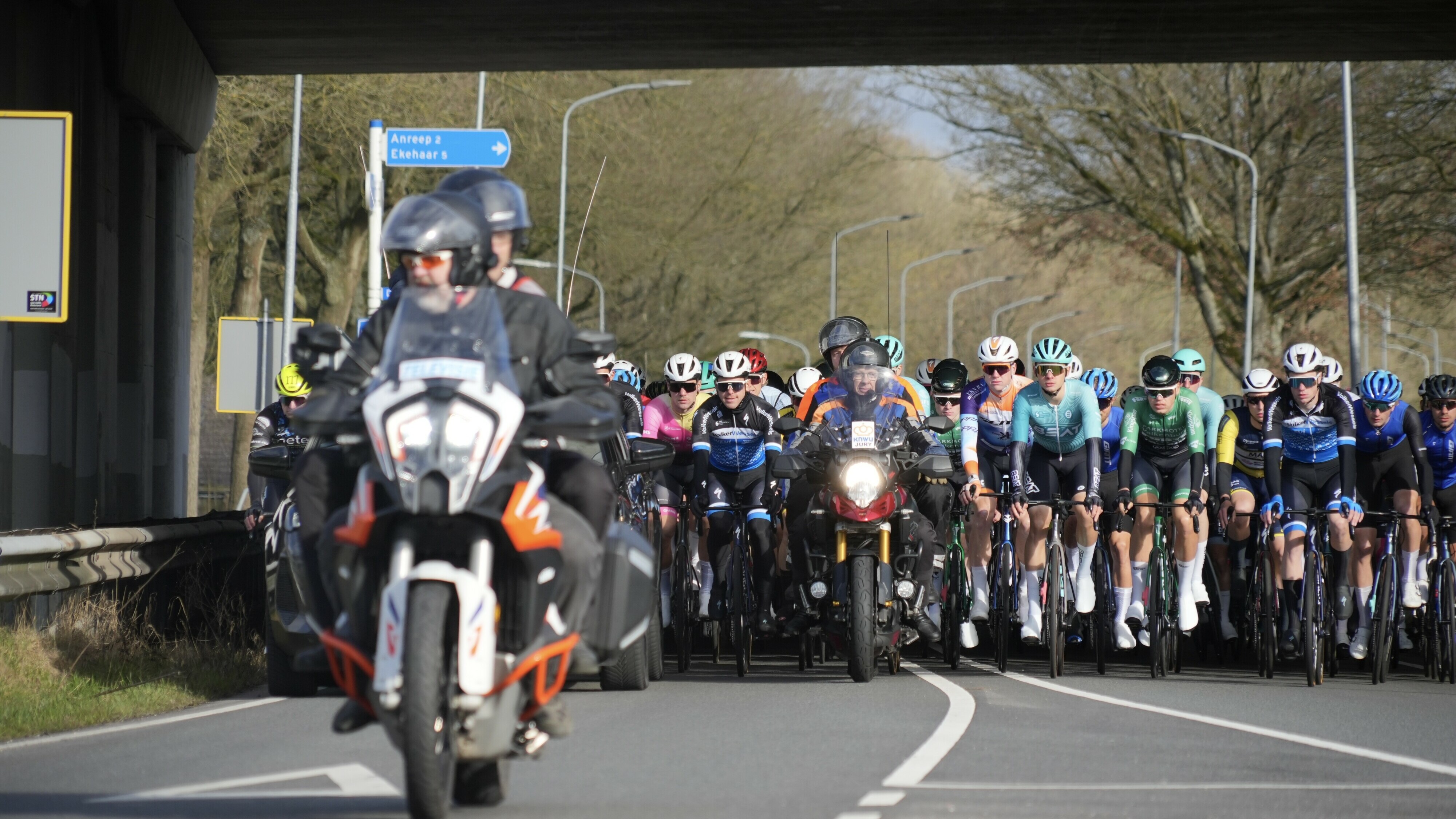 Roy Hoogendoorn wint splinternieuwe klassieker Dorpenomloop Dwars door ...