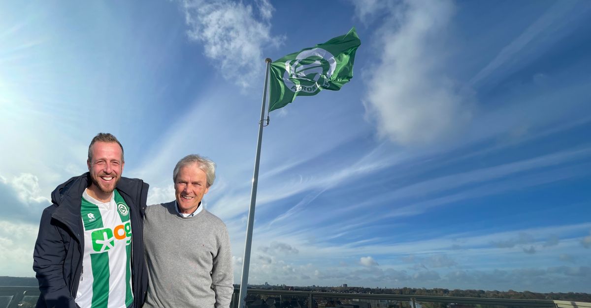 Riewing Pilon hijst FC Groningen-vlag voor supporters in Meerstad: 'Ik ...