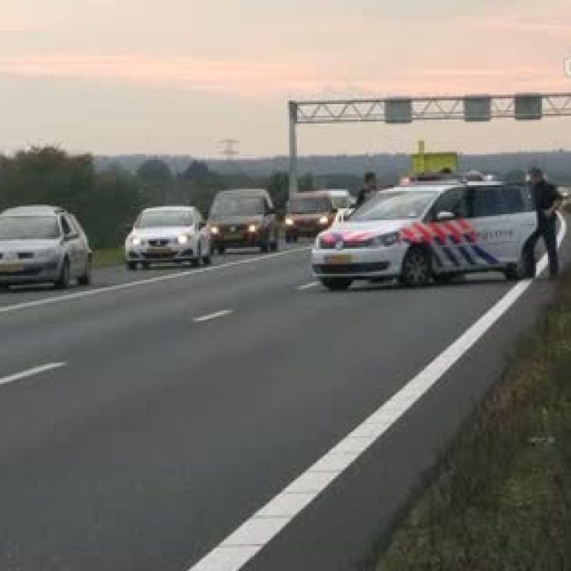 Lange file door ongeluk op A1 bij Beekbergen - Omroep Gelderland