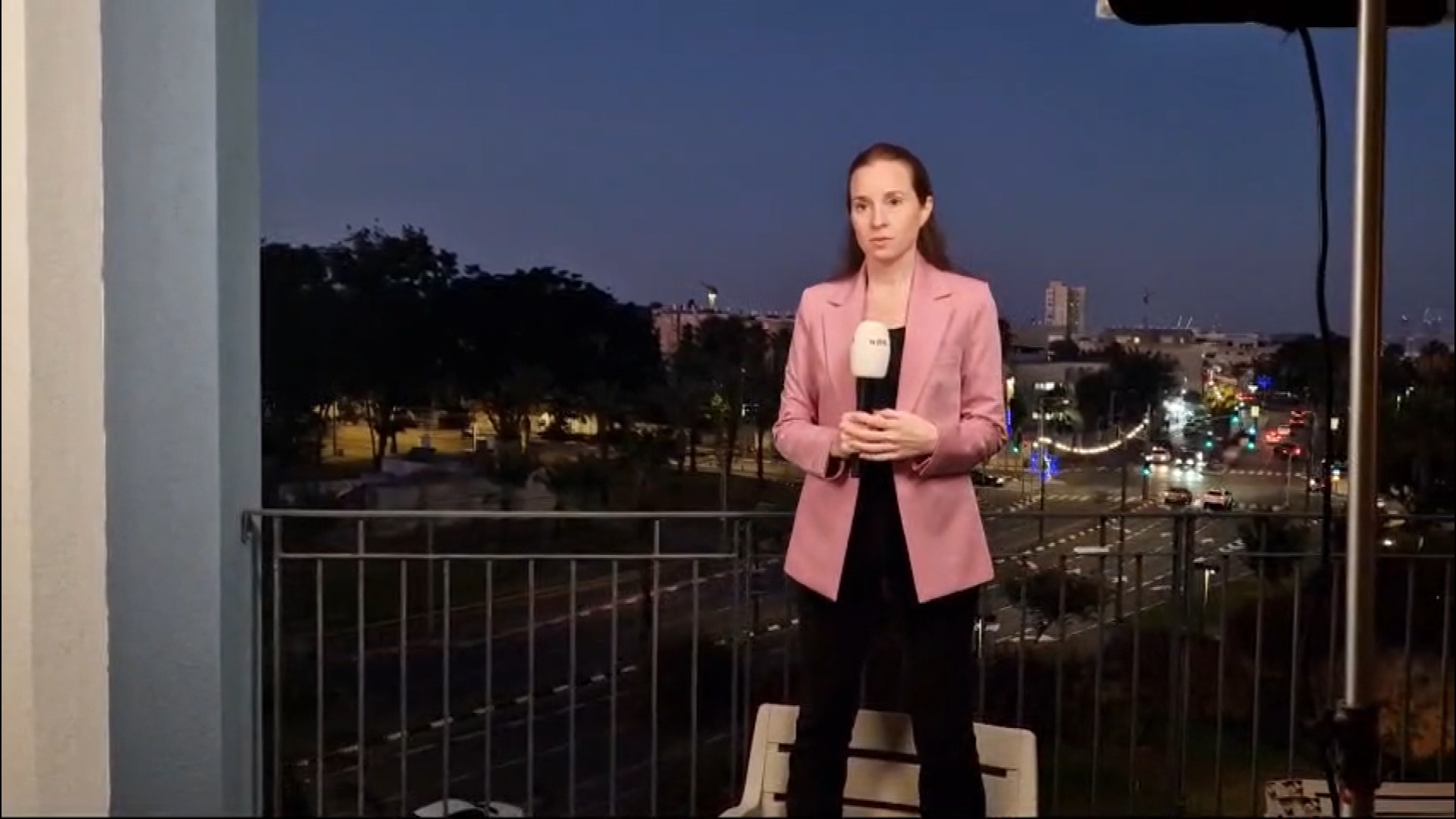 Opgegroeid in Zierikzee, nu verslaggever in oorlogstijd: Het verhaal ...