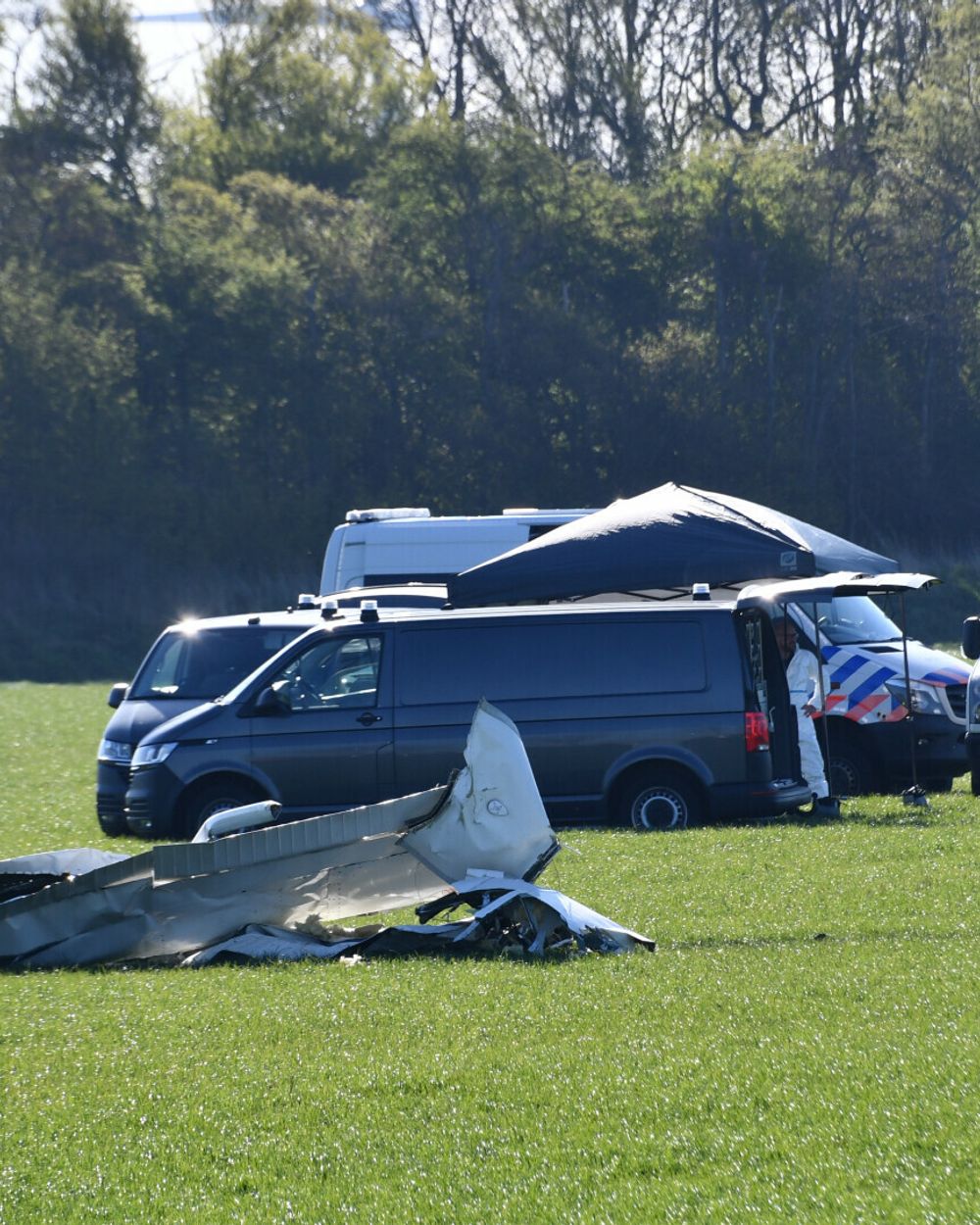 Sportvliegtuig crasht in weiland vlakbij Middelburg, een persoon ...
