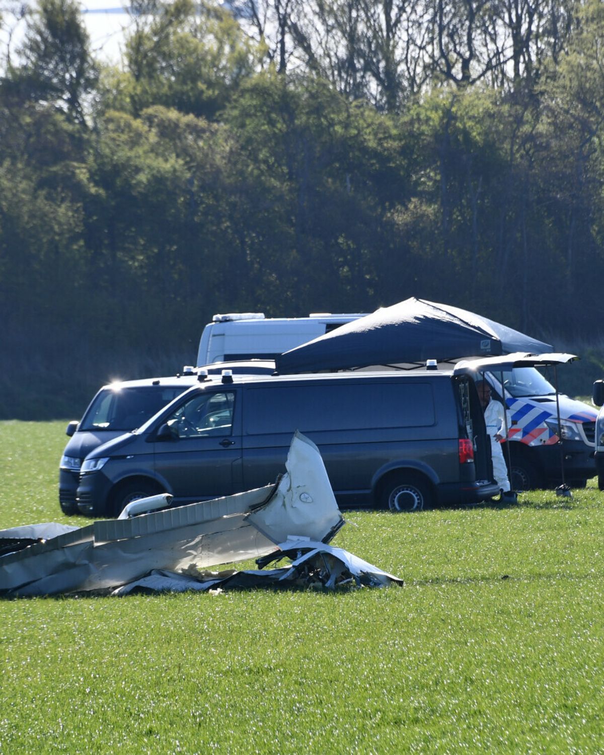 Sportvliegtuig crasht in weiland vlakbij Middelburg, een persoon ...