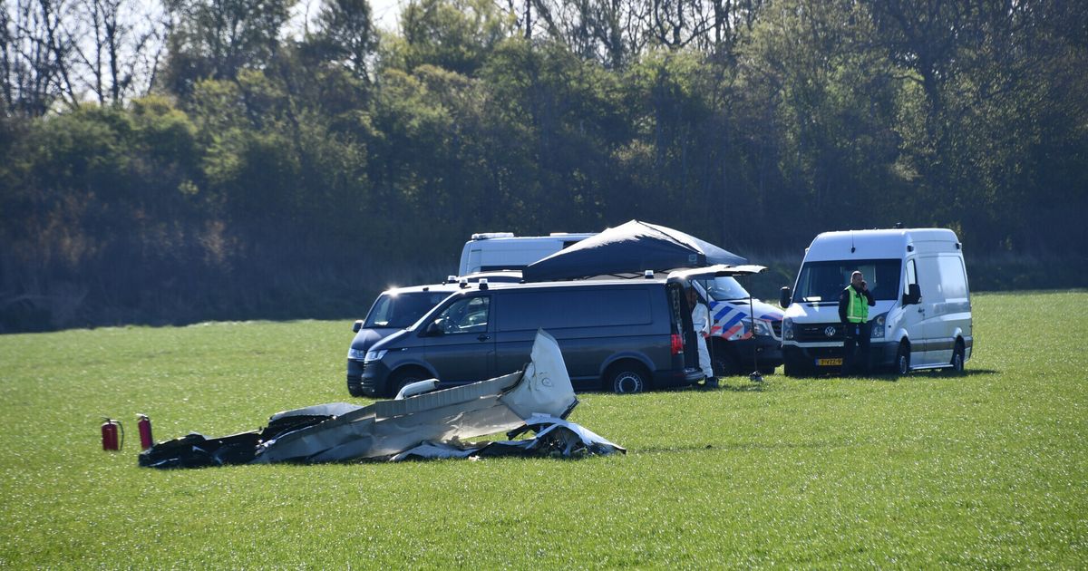 Sportvliegtuig crasht in weiland vlakbij Middelburg, een persoon ...