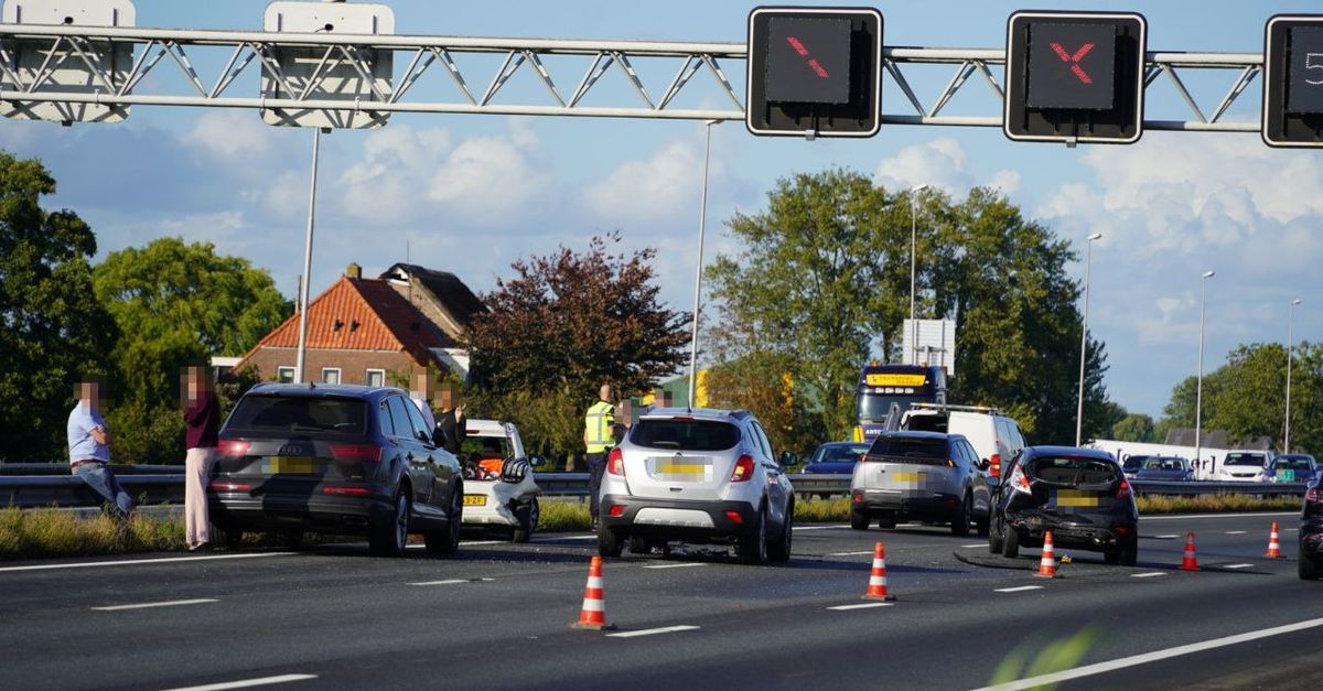 Lange file op A28 na ongeval met meerdere voertuigen - Oost