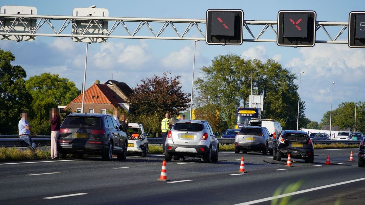 Lange file op A28 na ongeval met meerdere voertuigen - Oost