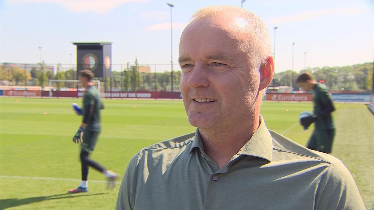 Rini Coolen (hoofd jeugdopleiding van Feyenoord Academy) vindt Melvin ...
