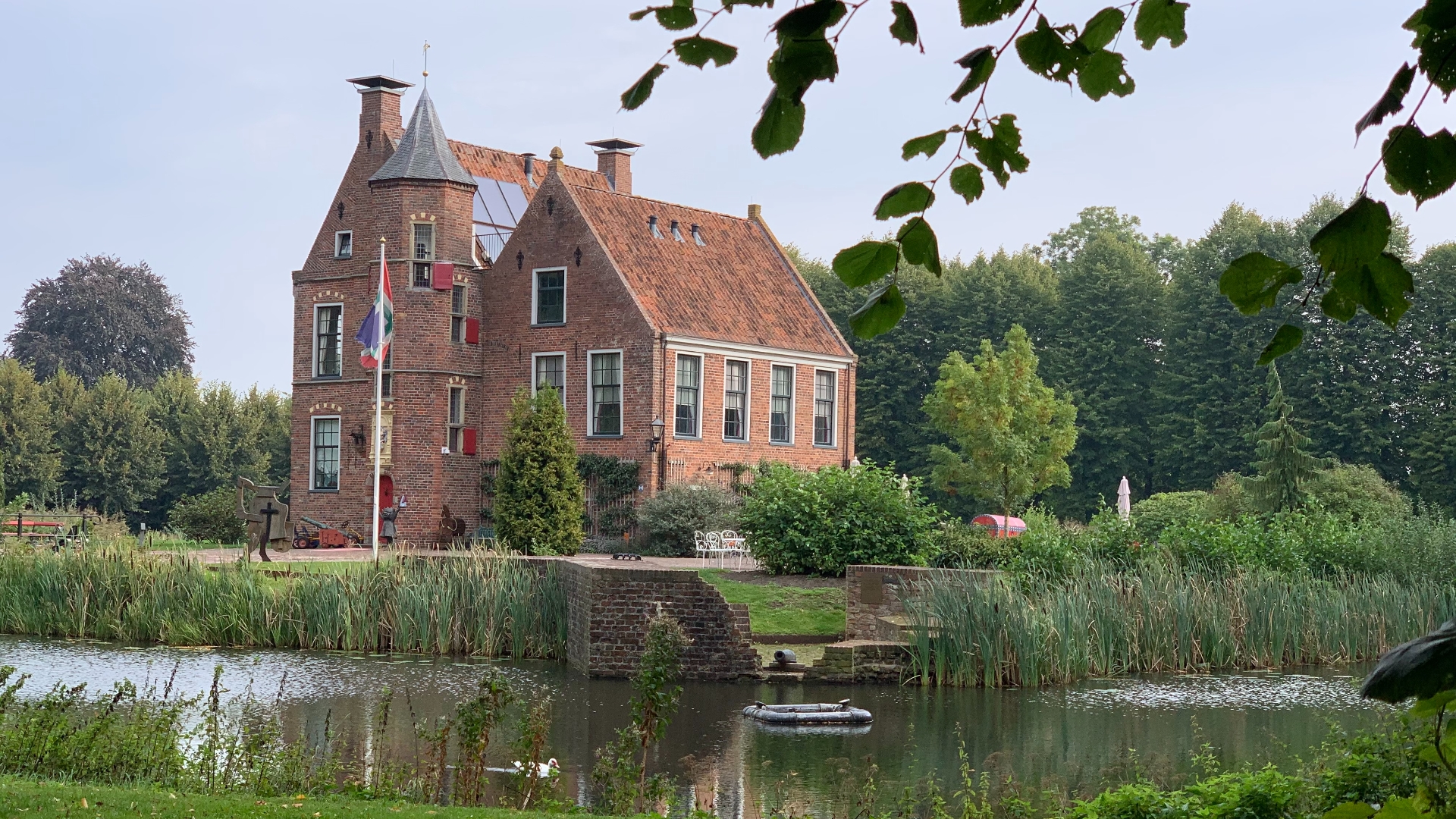 Gemeente Westerwolde wil gebouwen, waaronder Burcht Wedde, afstoten ...