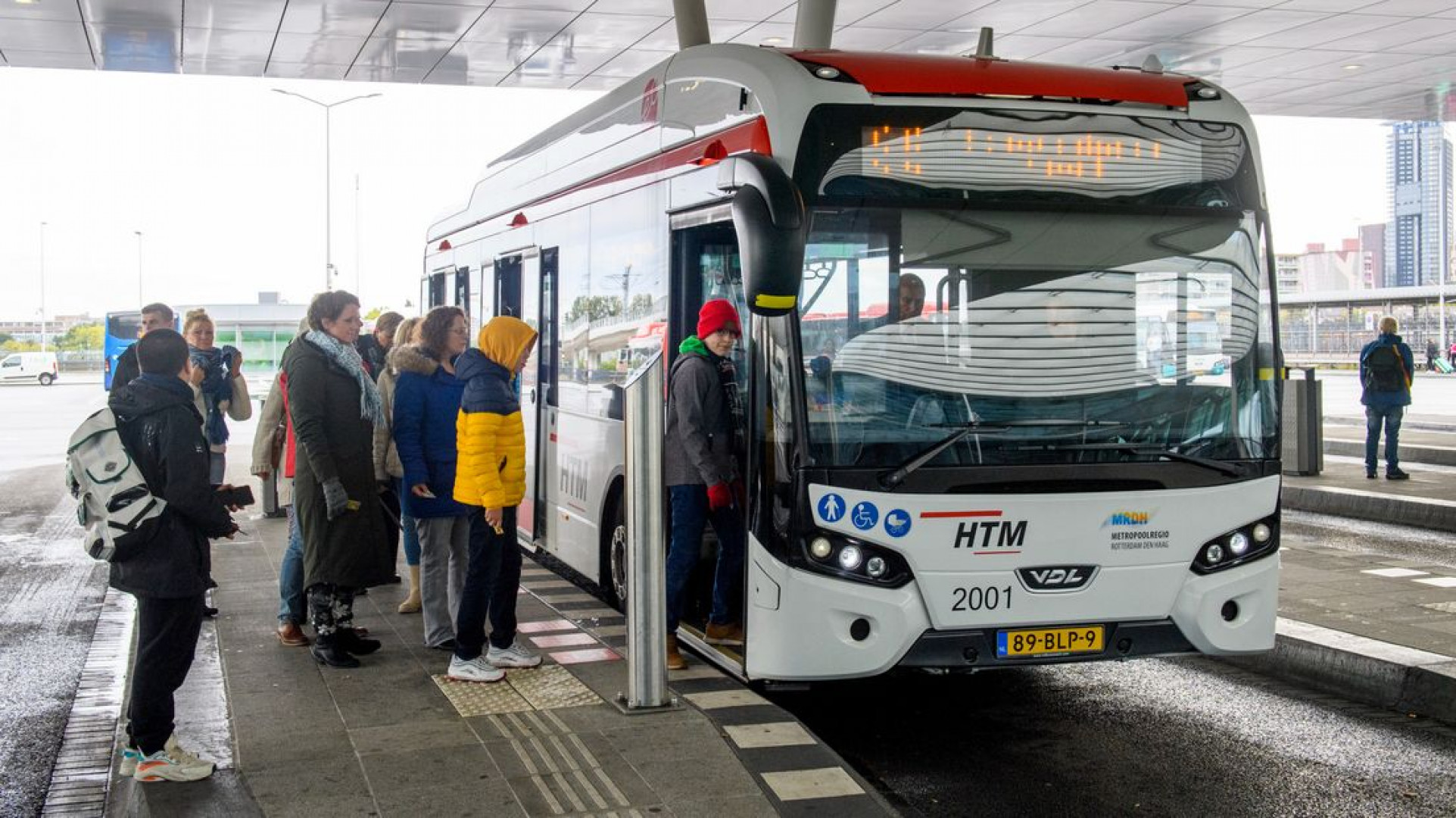 Meer dan 100 miljoen euro bezuinigen op openbaar vervoer, kan dat wel ...