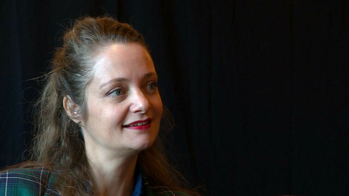 Theatermaakster Tet Rozendal zet persoonlijk drama om in universeel ...