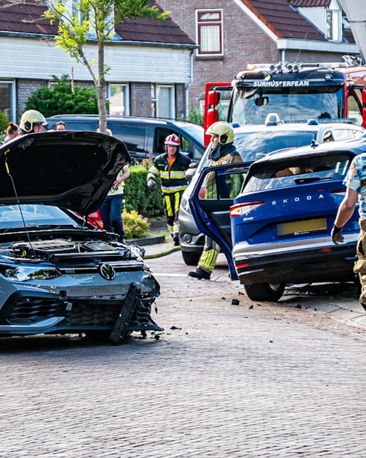 Persoon gewond bij frontale botsing in Drachtstercompagnie | Schade aan ...