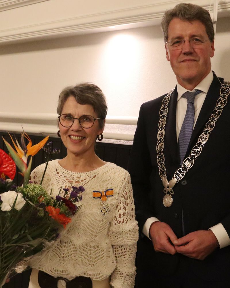 Organiste en cantor Willy Misker-Nakken krijgt lintje - RTV Drenthe