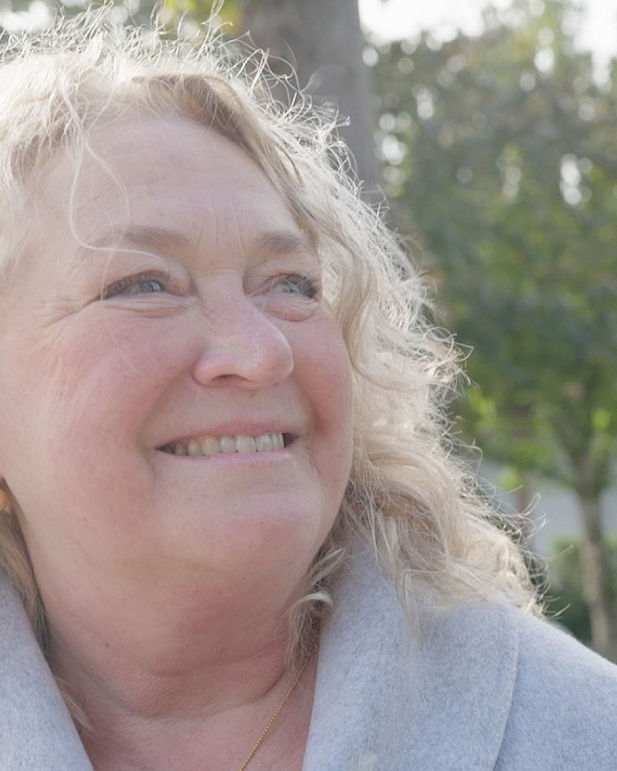 Astrid woont op begraafplaats: 'Eng? Helemaal niet, ik zorg goed voor ...