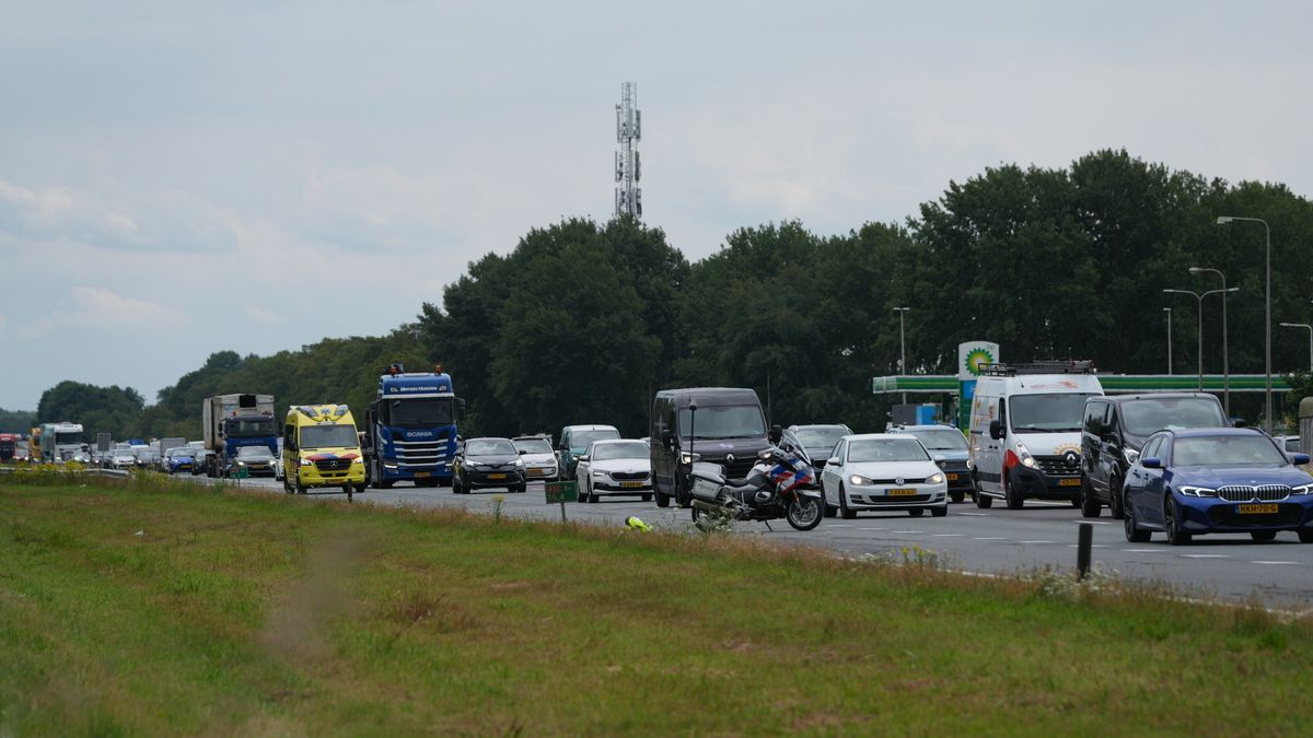 Kop-staartbotsing op A32 zorgt voor file tussen Meppel en Havelterberg ...