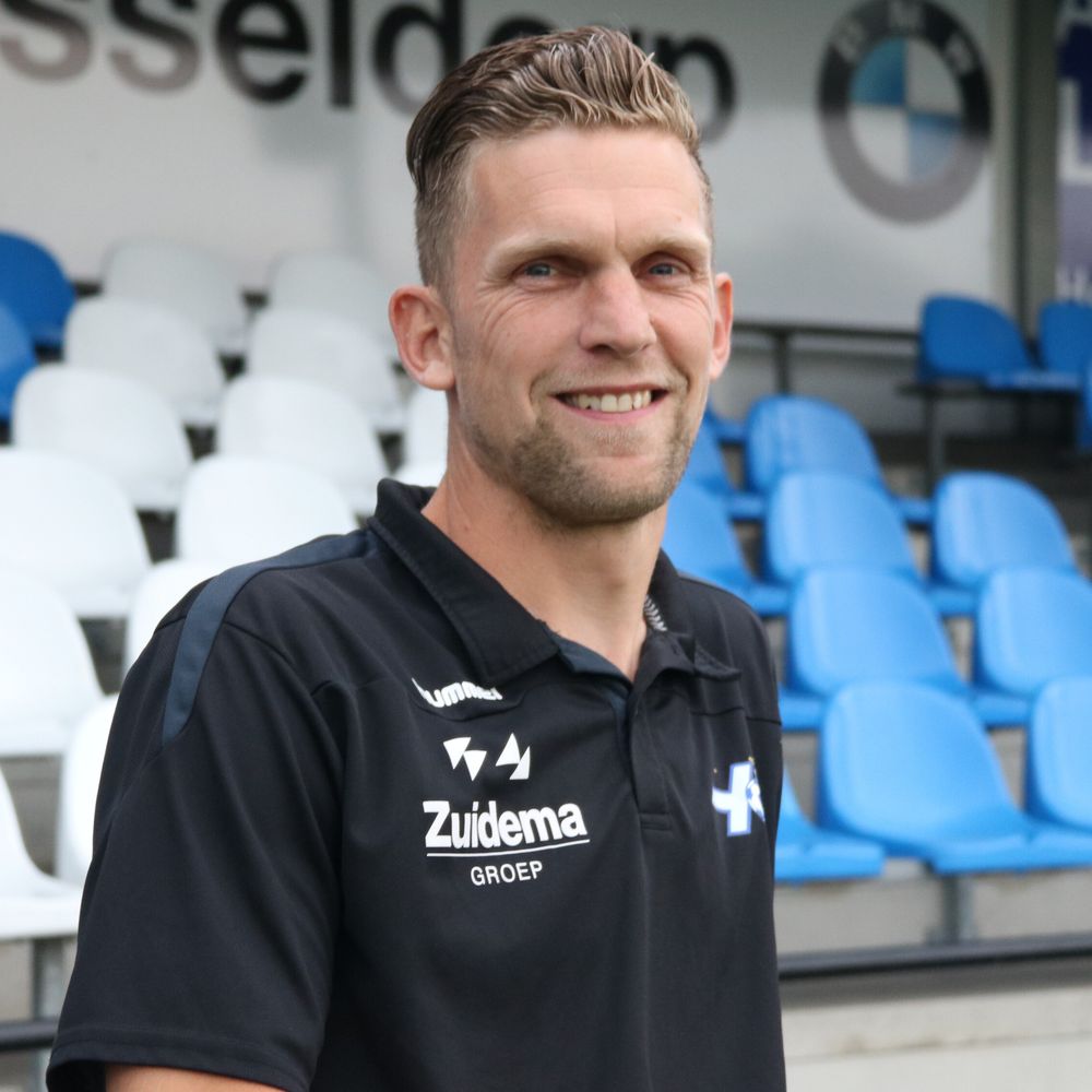 Hoogeveen zet trainer Stef Lamberink op non-actief - RTV Drenthe