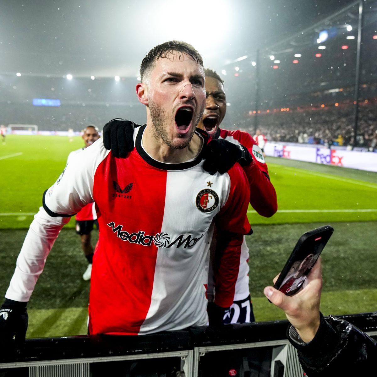 LEES TERUG: Feyenoord beleeft een waanzinnige avond tegen Bayern München (3-0) - Rijnmond