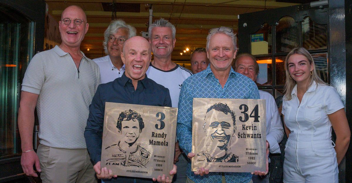 TT-legendes Mamola en Schwantz onthullen eigen tegels voor Walk of Fame ...