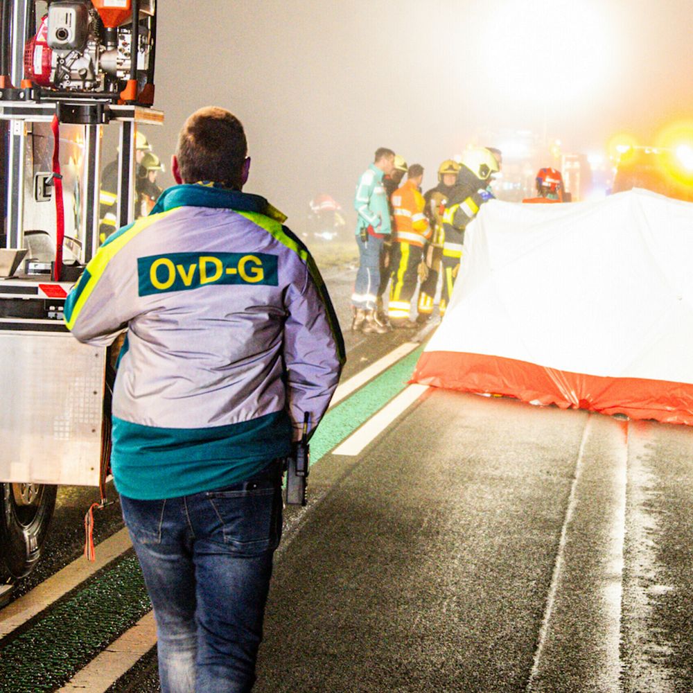 Vrouw (22) overleden bij ongeluk in dichte mist bij Makkinga - Omrop Fryslân