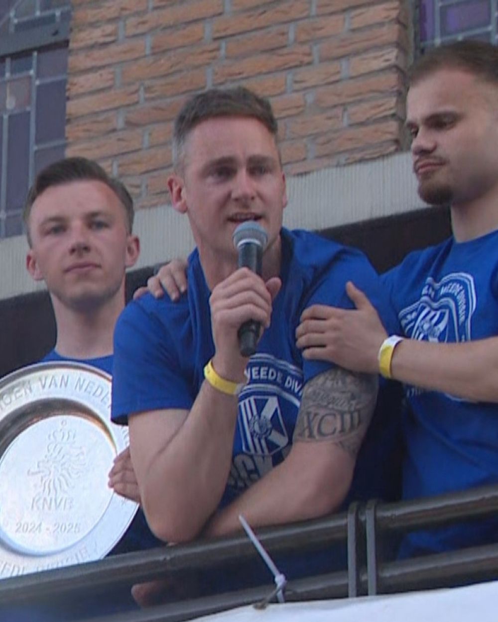Groot feest na titel Quick Boys - Emoties bij huldiging: 'Wij zijn ...
