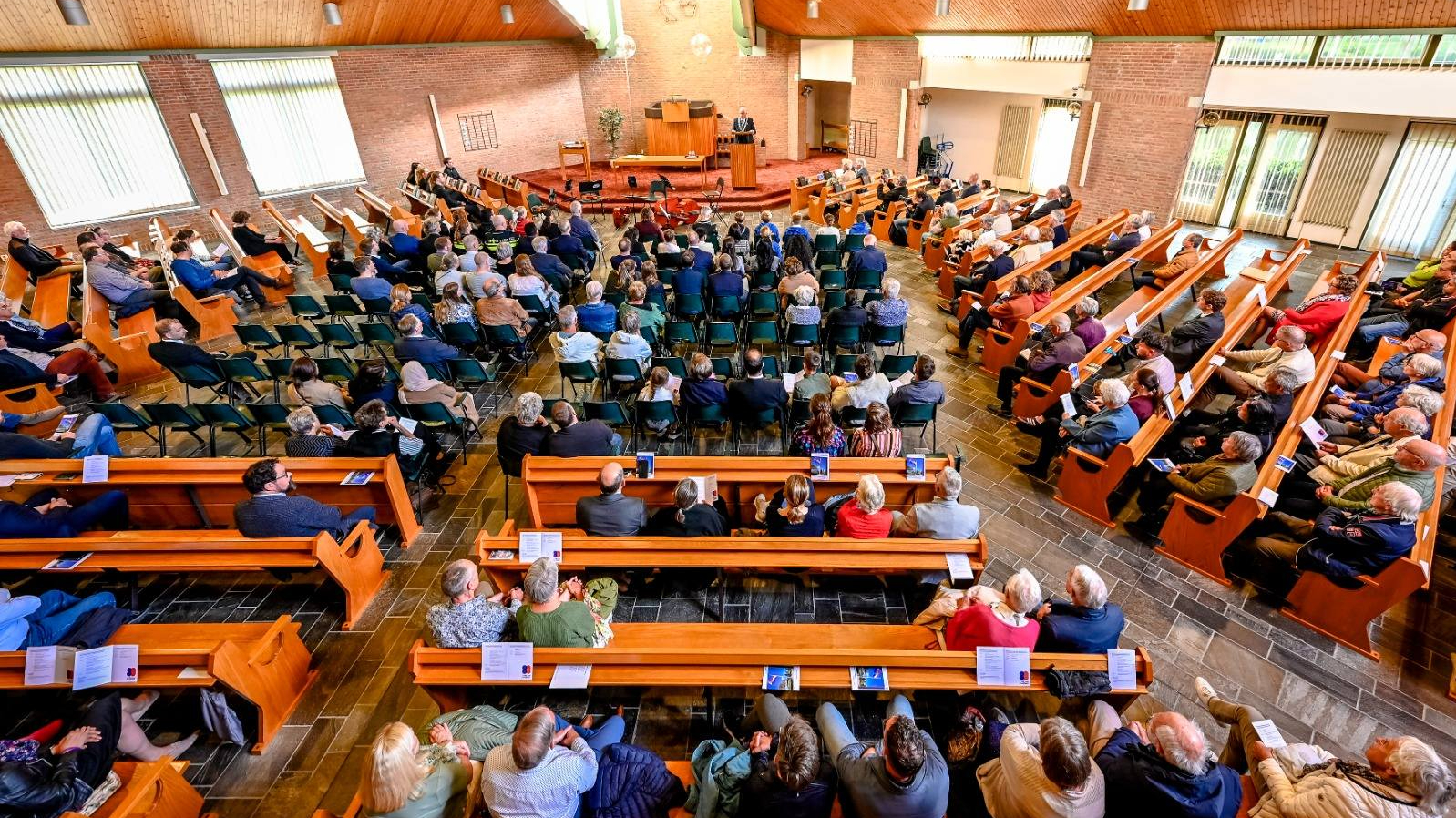 Broer Pim Fortuyn maakt indruk met speech Dodenherdenking, drukke dag ...