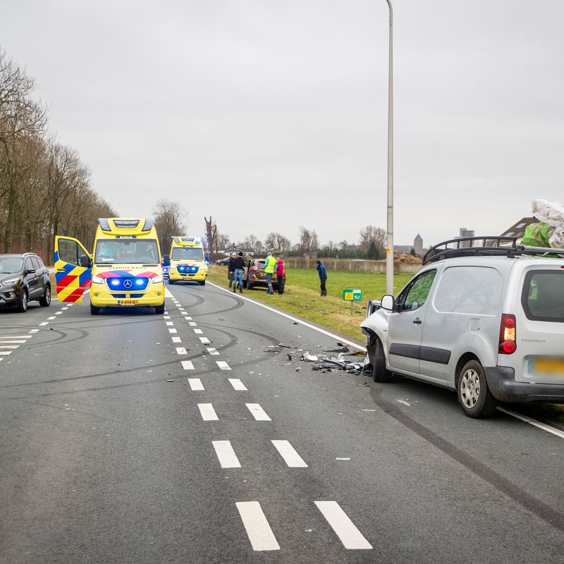 112 Nieuws: Zware aanrijding in Enschede | Ernstig ongeval op N765 bij Kampen - Oost