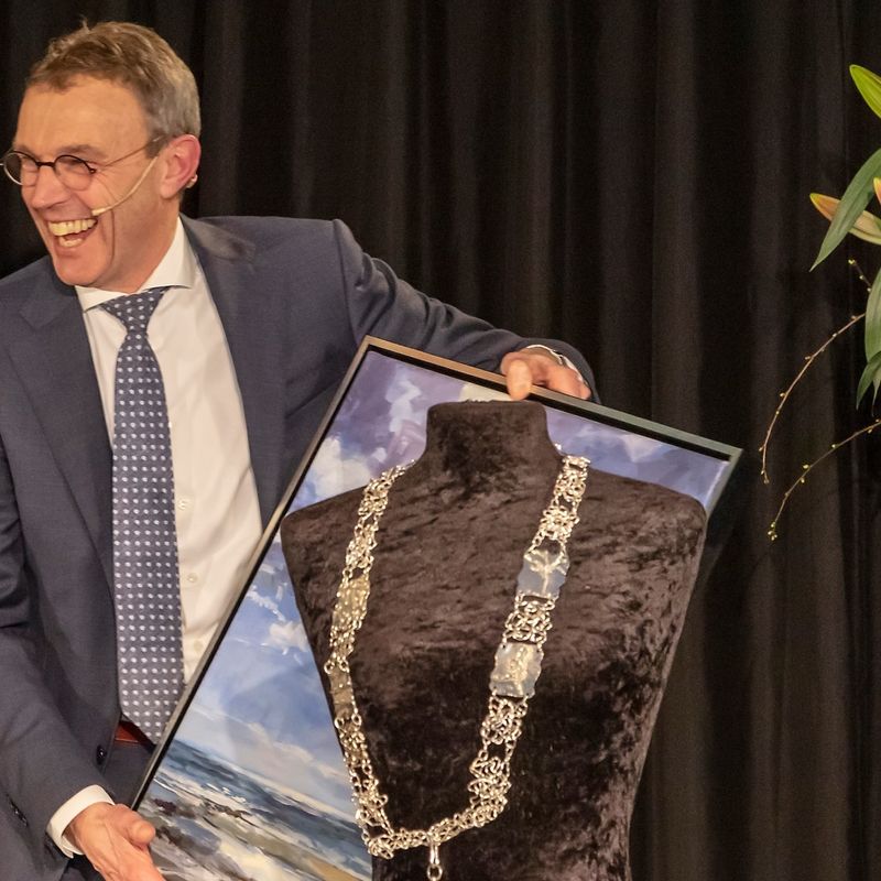 Burgemeester Bolding van Het Hogeland kondigt vertrek aan - RTV Noord