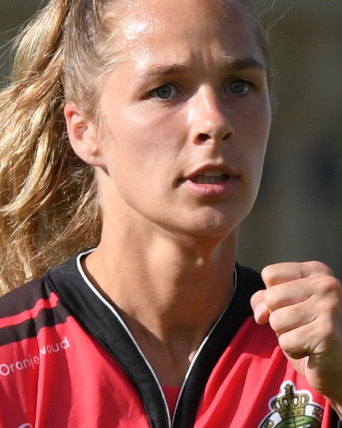 Louise Krol uitgeroepen tot koningin | Prestigieuze wimpel voor ...