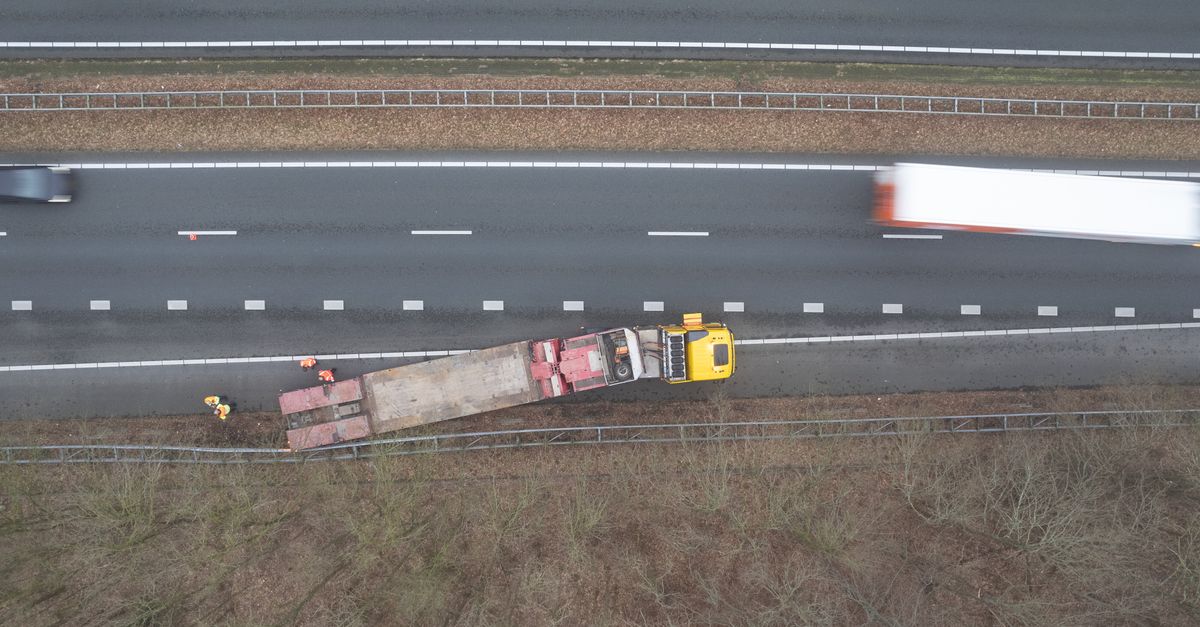 Verkeer A32 komt weer op gang na ongelukken tijdens ochtendspits - RTV Drenthe