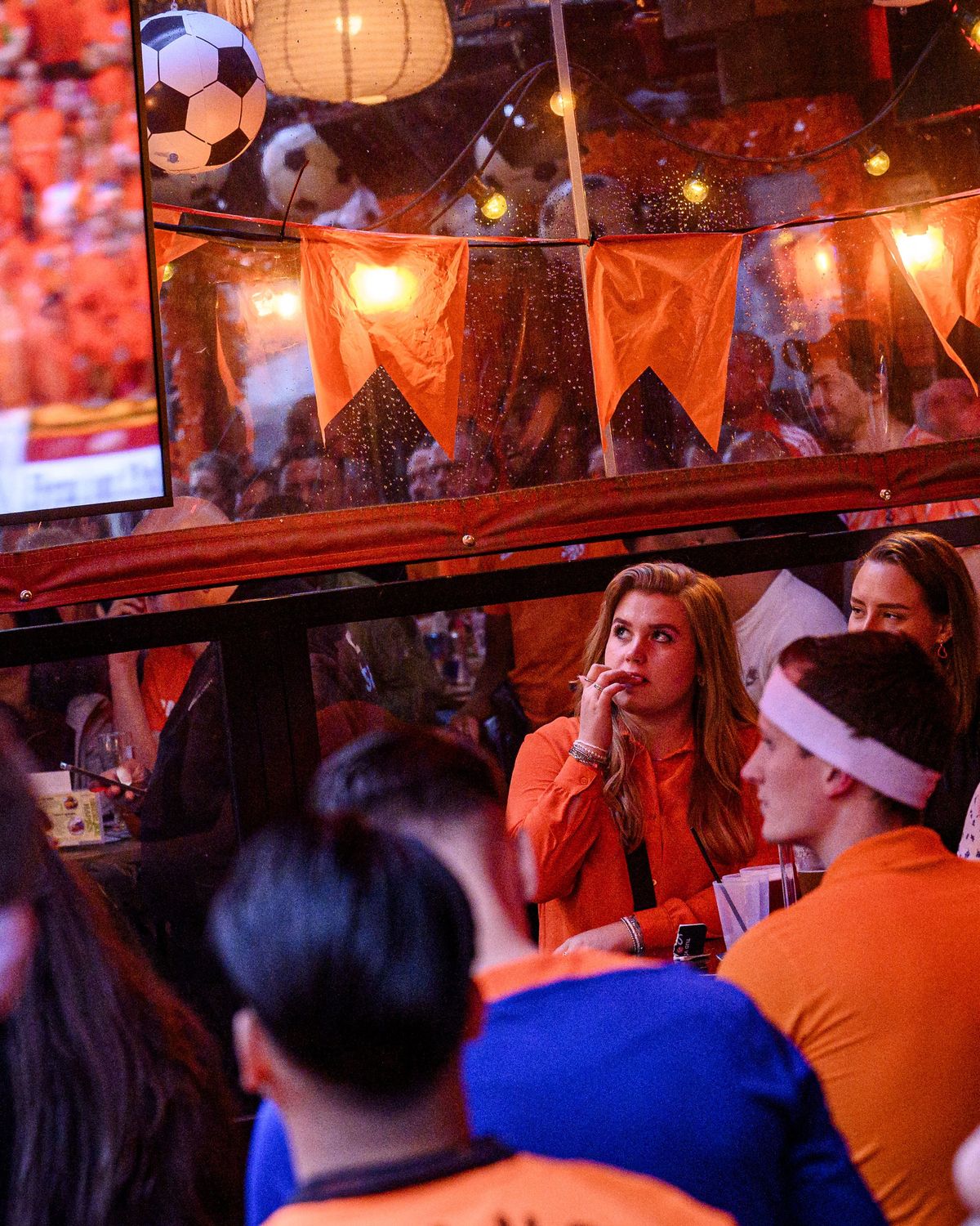 Nachtelijke wedstrijd Oranje kijken in het café? In deze gemeenten mag ...
