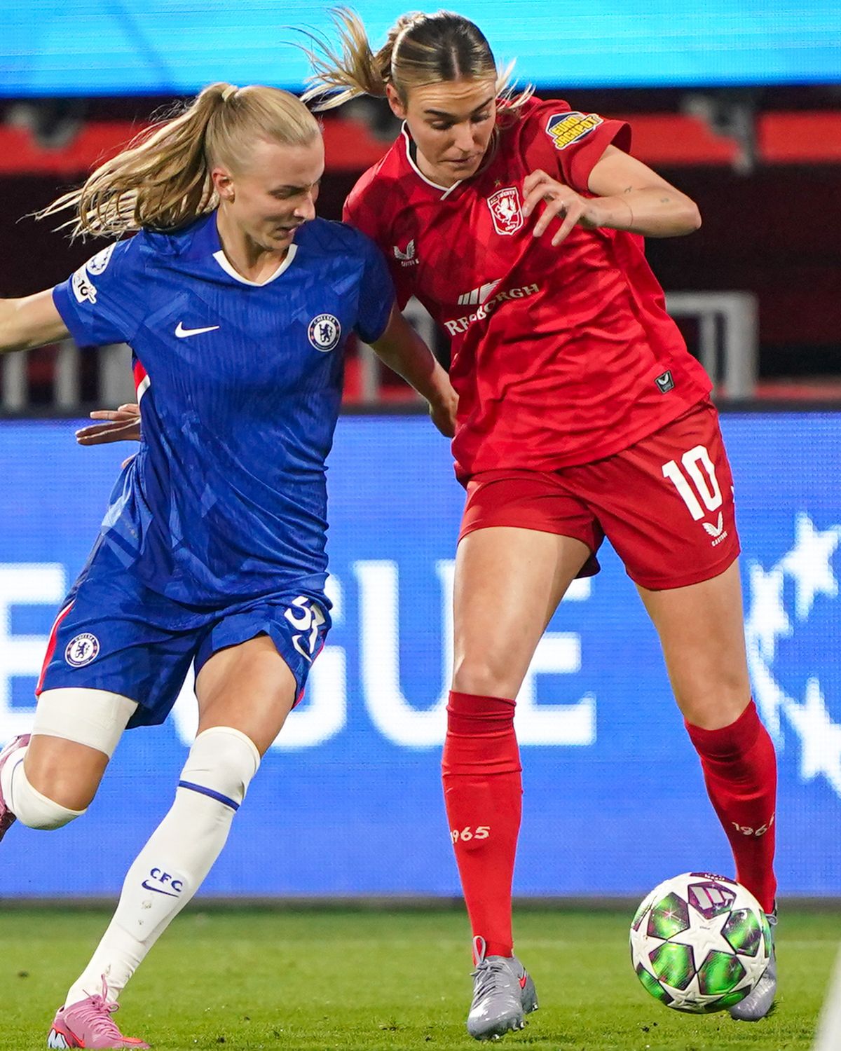FC Twente Vrouwen start Champions League met erg knap gelijkspel tegen Chelsea - Oost