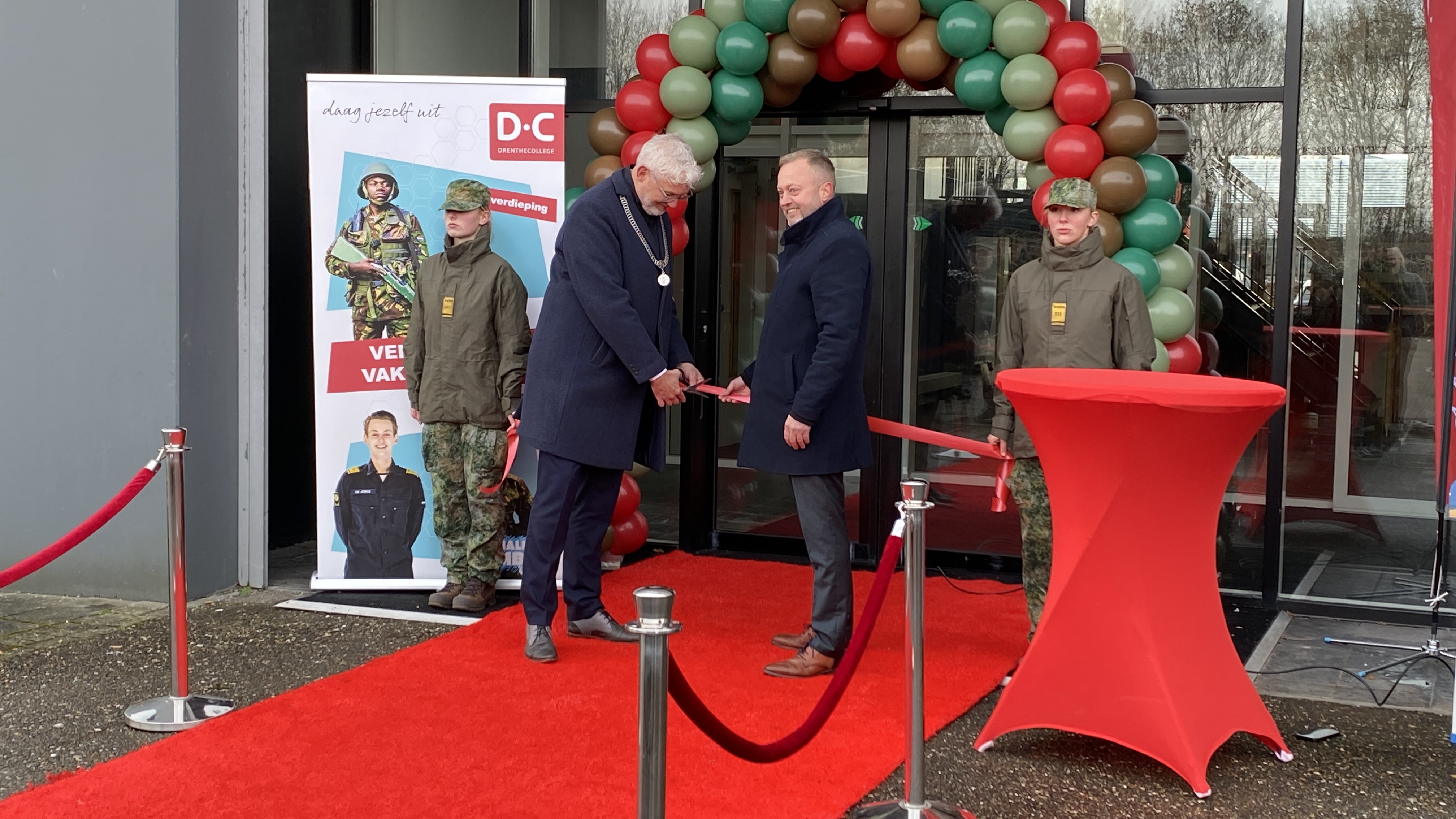 Defensie-opleiding VeVa opent deuren officieel in Assen - RTV Drenthe