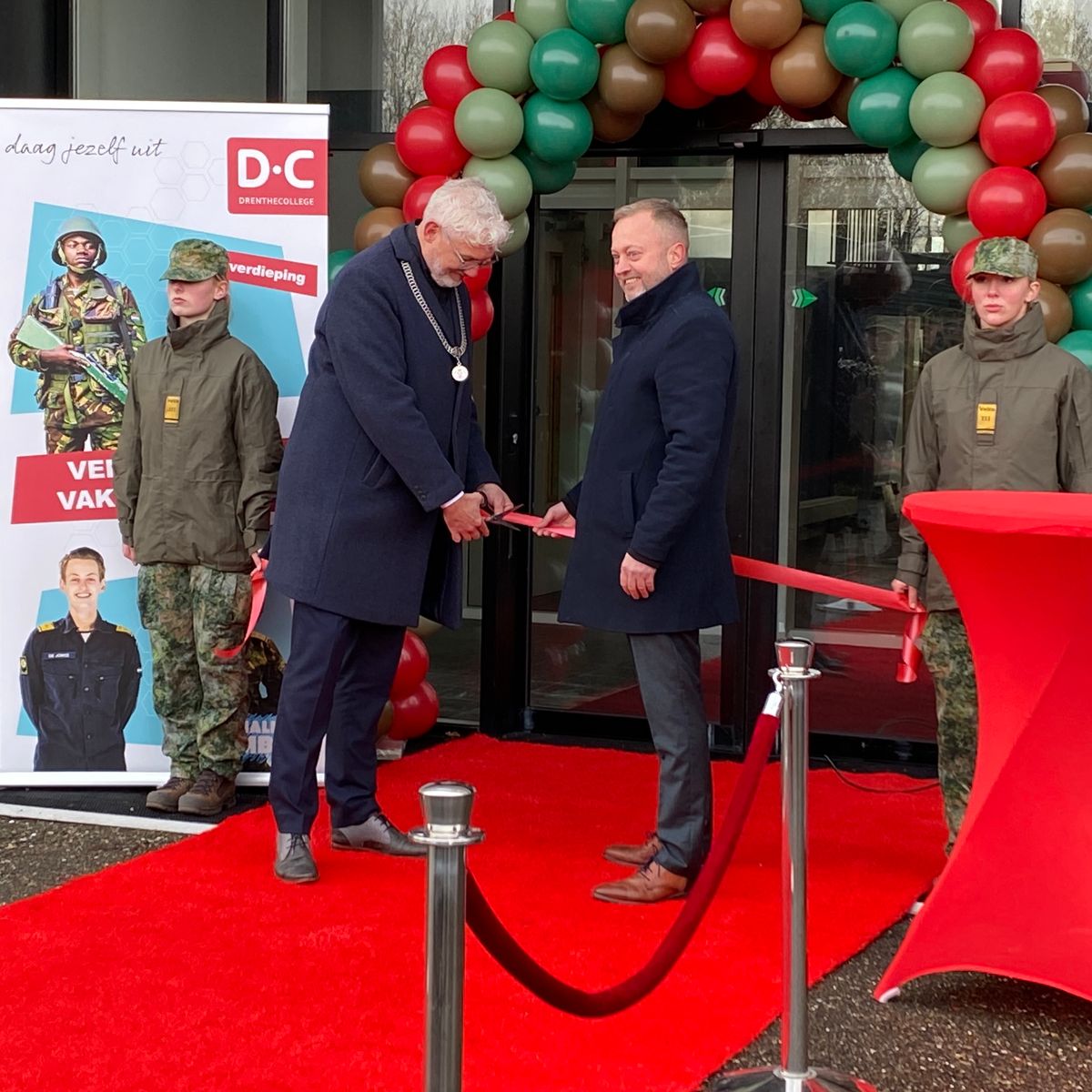 Defensie-opleiding VeVa opent deuren officieel in Assen - RTV Drenthe