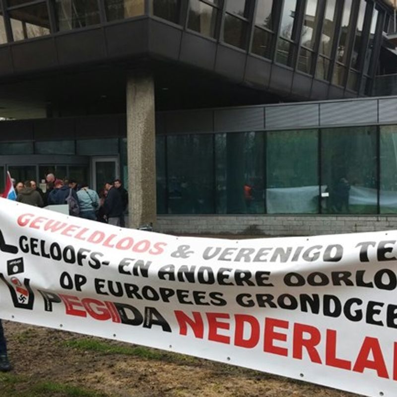 Pegida wil varkensvleesbarbecue voor moskee in Arnhem - Omroep Gelderland