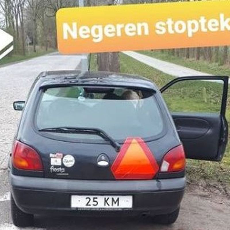 Bestuurder 25 km-auto probeert met 130 aan politie te ontsnappen - RTV ...