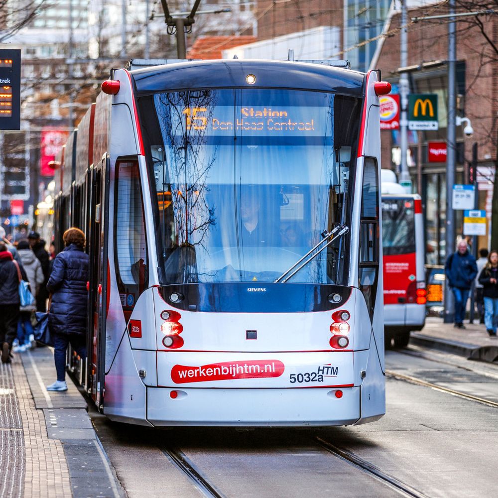 Kinderen mogen met speciale ov-kaart gratis in tram en bus - Omroep West
