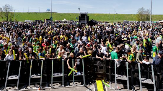 Liveblog huldiging ADO Den Haag | Groot feest als spelers en staf op ...